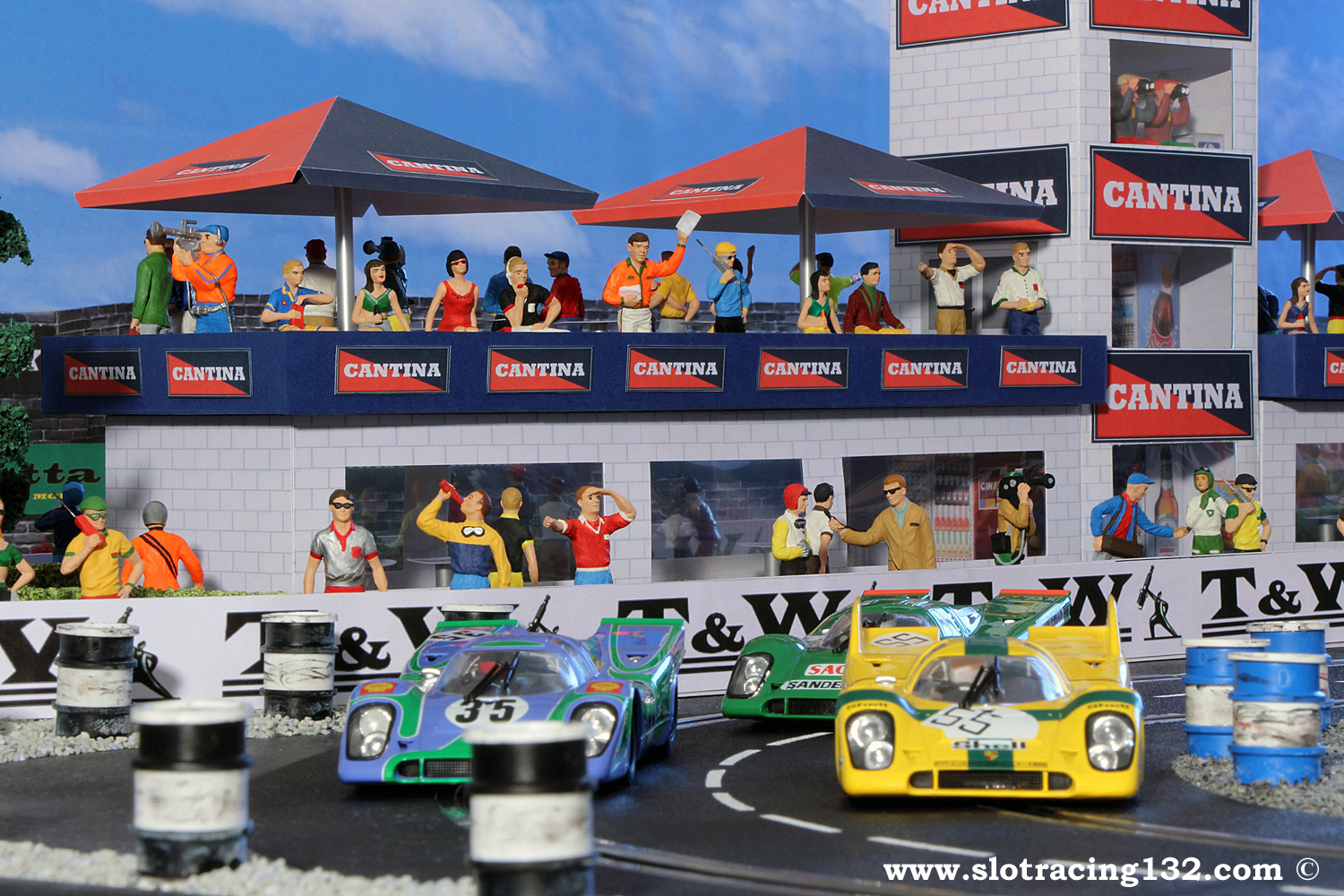 Slotcars 1:32 Slotracing Carrera Racecourse / My racing track ...