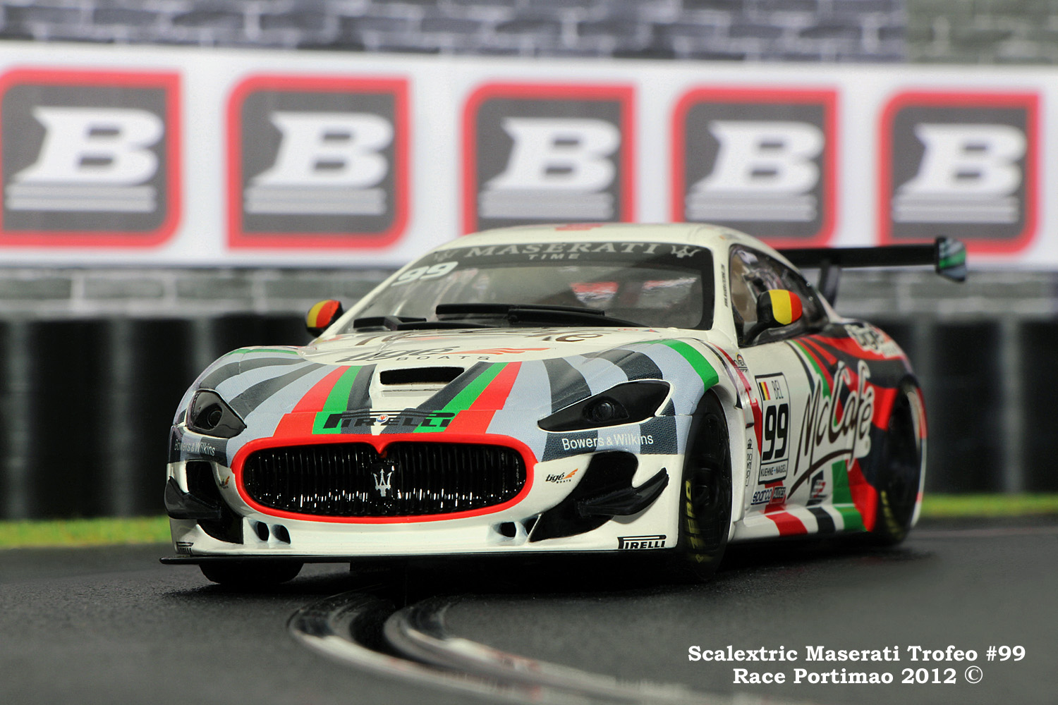 Slotcars 1:32 Slotracing Carrera Racecourse / Slot Cars - Scalextric