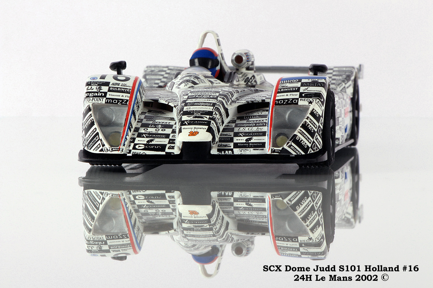 Slotcars 1:32 Slotracing Carrera Racecourse / Slot Cars - SCX